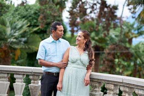 Mastering Poses For Pictures Top Tips For Stunning Photos Localgrapher