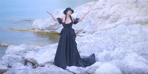 Дуучин Б Наранцогт шинэхэн уран бүтээлээ толилууллаа