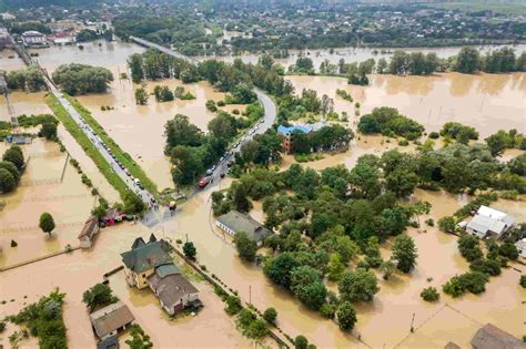 Flood Early Warning System For Disaster Management