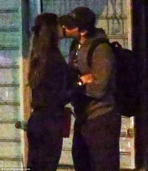 Bradley Cooper Irina Shayk Make Out In Nyc Lipstick Alley