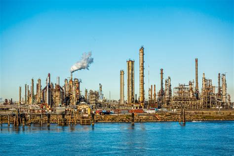 Explosion Fire Reported At Pbf Energys Chalmette Louisiana Refinery
