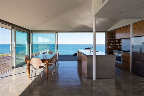 Visual Treat 20 Captivating Kitchens With An Ocean View Ocean View