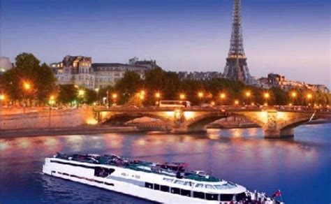 Францын сургуулиудад онц байдал зарлажээ