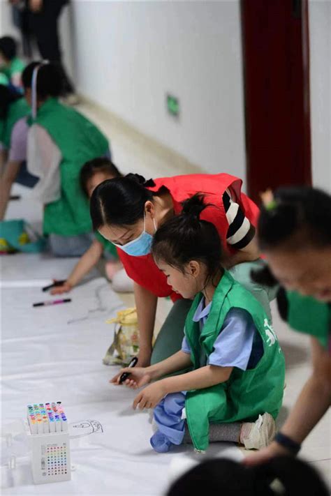茶亭社区百米画卷绘童心 共筑七彩童年梦 六一儿童节主题活动 中国网
