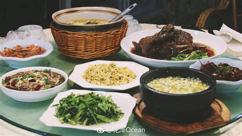 云泉寺的素斋的清淡清晨素食小馆热气腾腾的菜馄饨唐家坞的庄园里的
