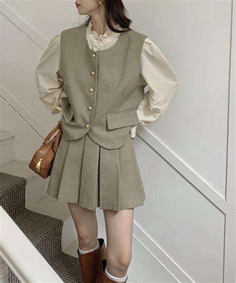 당일출발 마지막 장 원가이하 세일 베이지 S 베스트 스커트 상하세트 라운드넥 루즈핏 일자핏 골든버튼 앞단추 절개 앞포켓 조끼 And 하이웨스트 플리츠 주름 미니