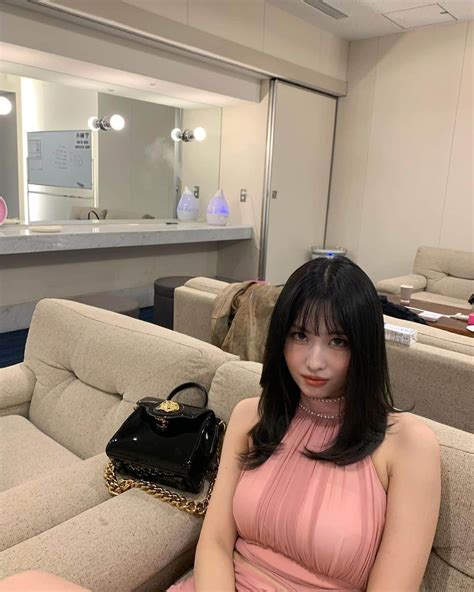 ももさんのインスタグラム写真 ももinstagram「おんにが撮ってくれたしゃしん🌸🐇」10月2日 11時13分 Momo