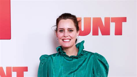 Ione Skye Claims Red Hot Chili Peppers Star Got Her Pregnant At 17