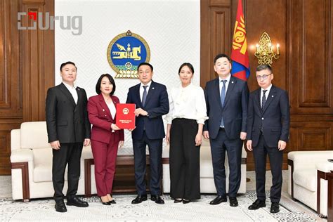 Олон хүүхэд төрүүлж өсгөсөн эхийг урамшуулах тухай хуульд өөрчлөлт оруулна