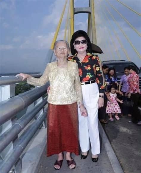 សម្ដេចកិត្ដិព្រឹទ្ធបណ្ឌិត នាំយកថវិកា ១០០លានរៀលរបស់អ្នកឧកញ៉ាព្រឹទ្ធមហាឧបាសិកាធម្មញ្ញាណវិវឌ្ឍនា