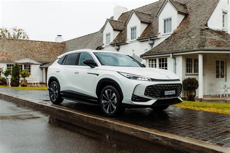 Mg Hs Super Hybrid Phev Mid Sized Suv Priced For Australia