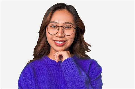Premium Photo Beautiful Asian Woman Smiling With Glasses In Closeup