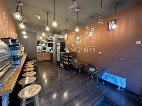 Tsetse 📍 Их дэлгүүрийн зүүн талд түргэн хоол болон кофе шоп н тохижилт худалдана Түрээсийн