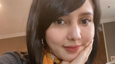 Profil Dan Biodata Rara Nawangsih Lengkap Dengan Umur Suami Dan Akun