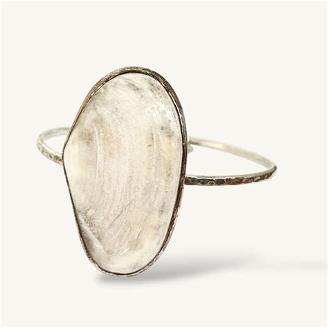 Ss 024 Large Pipi Shell Hammered Bangle Nostalgem