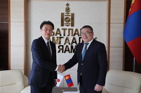 БАТЛАН ХАМГААЛАХЫН ДЭД САЙД Б БАЯРМАГНАЙ ЯПОН УЛСЫН БАТЛАН ХАМГААЛАХ ЯАМНЫ ТӨЛӨӨЛӨГЧДИЙГ ХҮЛЭЭН