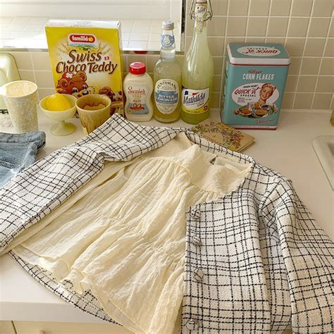 둥실코코 🍋여리여리 바닐라 셔링 숏 블라우스 크롭 캉캉 프릴 면 쉬폰 시스루 여름 가을 간절기 얇은 파스텔 긴팔 블라우스