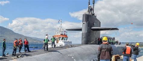 യഎസ നവകസന തയയറകകയ ലഗകപടടക പറതത വനത ഓഫസരമരകക റങകഗ നടതത