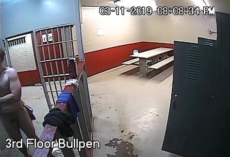 Prison Shower And Pissing Thisvid Com