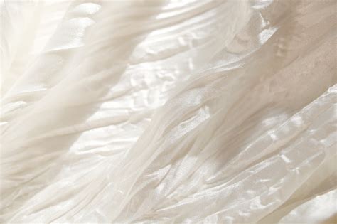 매우 부드러운 섬세한 아름다운 우아한 밝은 흰색 흐림 배경 커튼 주름 웨딩 카드 주름 절묘한 엄숙한 배경에 자연 매트와 빛나는