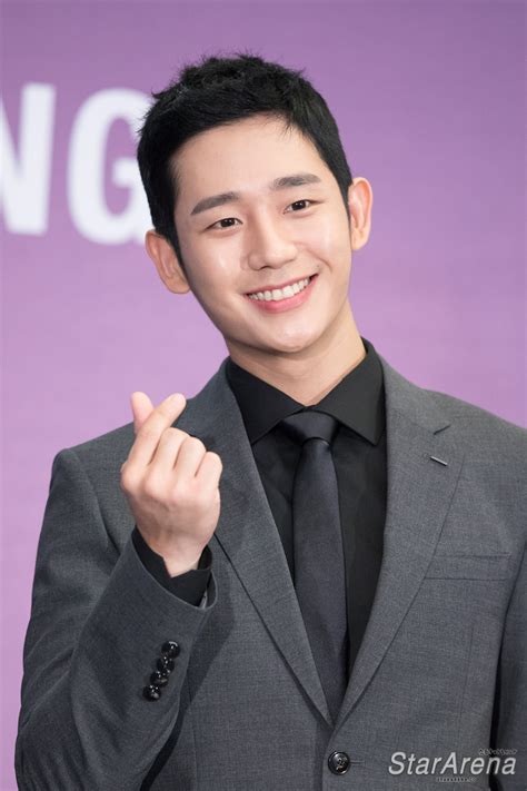 Jung Hae In All Smiles At His Open Press Conference In Hong Kong