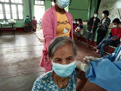 နမ္မတူမြို့နယ်တွင် အသက် ၄၀ နှစ်နှင့်အထက် ပြည်သူ ၃၇၀ ဦးအား တတိယအကြိမ် ကိုဗစ် ၁၉ ရောဂါ အပိုဆောင