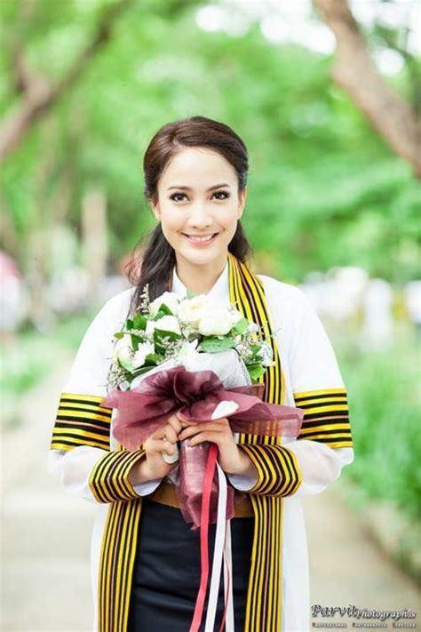 รวมไอเดียทรงผมรับปริญญา สำหรับสาวหน้ากลม สวยได้ในวันจบ Ladyissue เว็บรีวิวเครื่องสำอาง ชุมชน