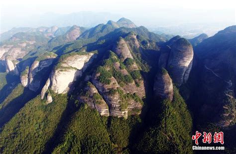 南武当山を空撮99の切り立った石嶺はまさに圧巻 中国網 日本語