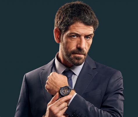 Cemal Hünal Kimdir Camdaki Kız Emir