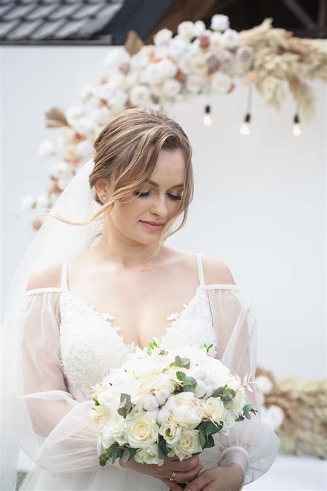 Продам чудову весільну сукню 8 000 грн Весільні сукні Рівне на Olx