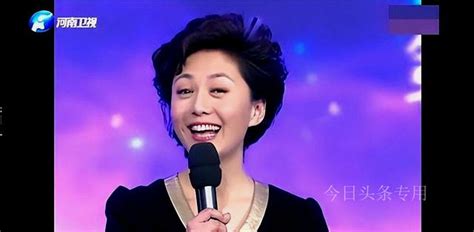 央視主持賀紅梅：27歲上新聞聯播，搭檔康輝傳緋聞，54歲婚姻成謎 每日頭條