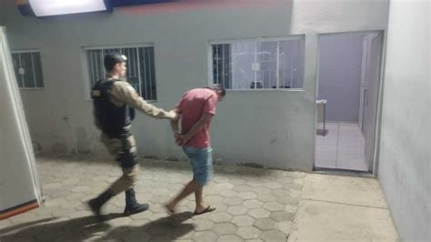 Pm Prende Suspeitos De Tráfico