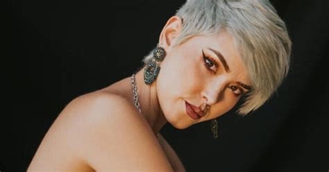 Kika Nieto Creó Video Para Generar Consciencia Sobre El Autoexamen De Seno Y La Critican En