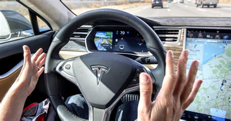 갈길 먼 자율주행” 보조주행장치 관련 사망사고로 4600억 물게된 테슬라