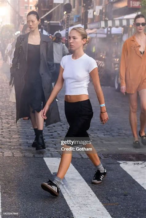 Lila Grace Moss Attends The Vogue World Fashion Show During New York Cute Simple Outfits
