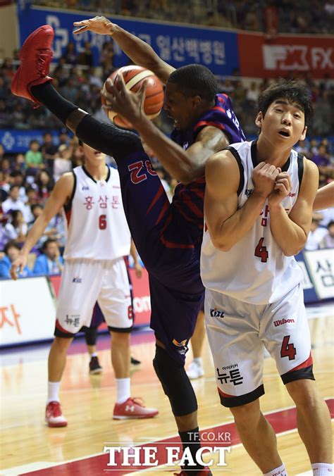 TF클릭 오리온스 개막 축포 허일영 24득점 폭발 포토 기사 더팩트