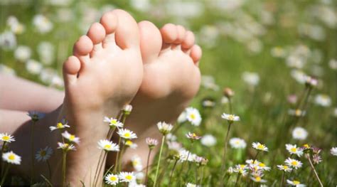 How To Take Care Of Your Feet This Monsoon Vaya News