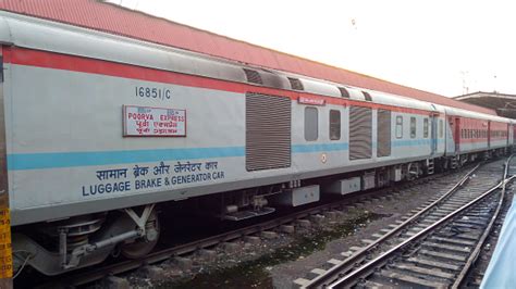 푸르바 익스프레스는 하우라 웨스트 벵골 뉴델리 사이를 운행하는 인도 철도의 매일 초고속 고속 열차입니다 푸르바라는 이름은 인도