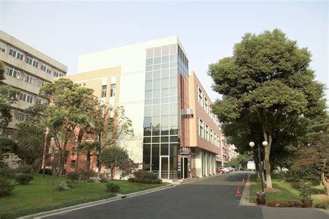 校园风光 首页 上海科技管理干部学院