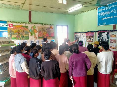 မိုင်းကိုင်မြို့နယ်၌ ၇၇ နှစ်မြောက်၊ ပြည်ထောင်စုနေ့ အထိမ်းအမှတ် နံရံကပ်စာစောင်၊ ဓာတ်ပုံ၊ စာအုပ