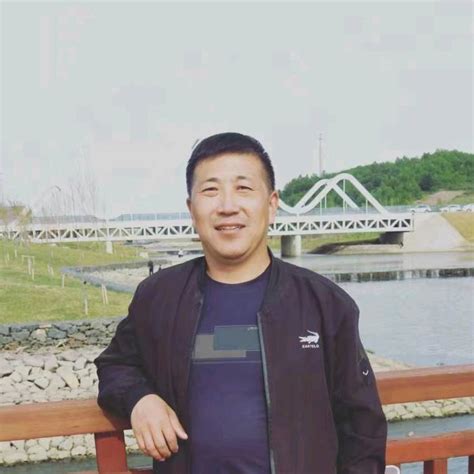 10月18日：黄金高位震荡偏多，回调低多为主日线压力位机会