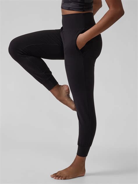 Salutation Jogger Athleta