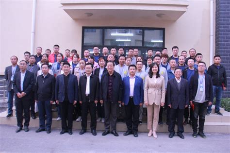 寻找工匠的力量 写在山东省纺织服装行业纬编工技能大赛举行之际 媒体聚焦 济南元首集团（济南元首集团有限公司）