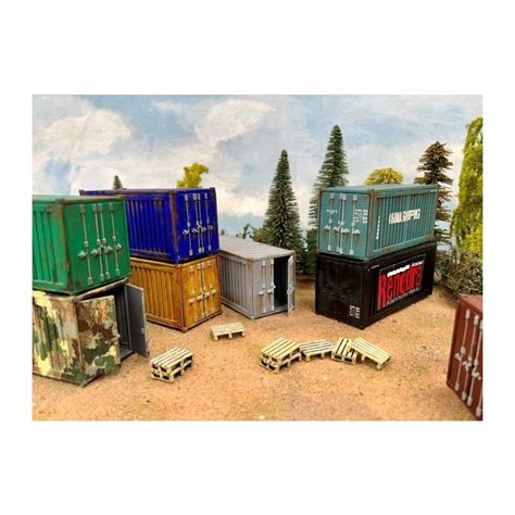 20 Ft Container And Paletts 11 95