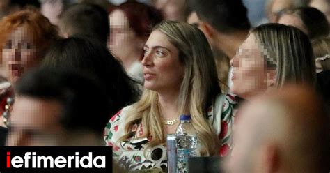 Πρώτη δημόσια έξοδος για τη Μαριλού Κόζαρη μετά τον γάμο Στο Θέατρο