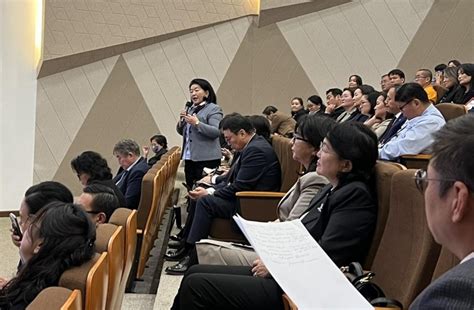 “ТӨРИЙН АЛБАН ХААГЧИЙН ЁС ЗҮЙН СУРГАЛТЫН АГУУЛГА БА ХЭРЭГЦЭЭ” СЭДЭВТ ХЭЛЭЛЦҮҮЛЭГ ЗОХИОН БАЙГУУЛЛАА