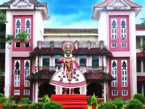 കുസാറ്റ് അപകടം കുസാറ്റ് അപകടം പ്രിന്‍സിപ്പല്‍ ഡോ ദീപക് കുമാര്‍ സാഹുവിനെ മാറ്റി Cusat