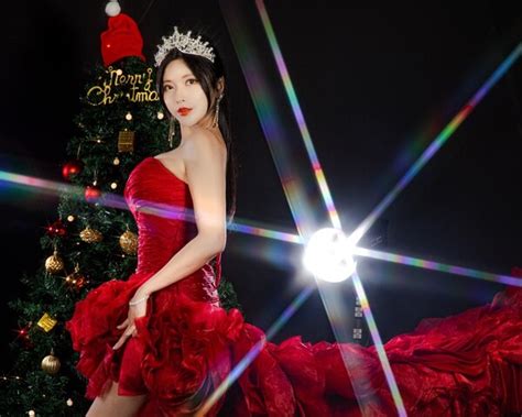 유명 인플루언서 겸 모델 김세라 성탄절 섹시 화보 공개