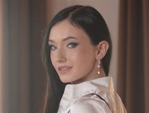 Britney Dutch Biography Wiki Age Height Career Photos More