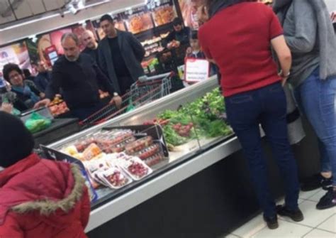 Նիկոլ Փաշինյանը գնումներ է անում սուպերմարկետում լուսանկար Medialab Newsroom Laboratory